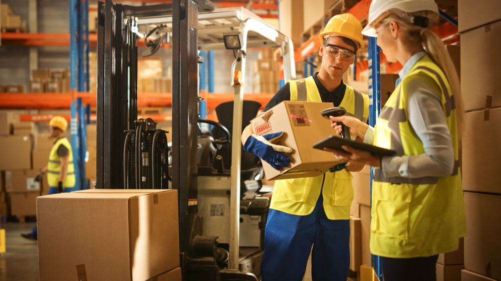 The Benefits of Communication for Your Warehouse Productivity